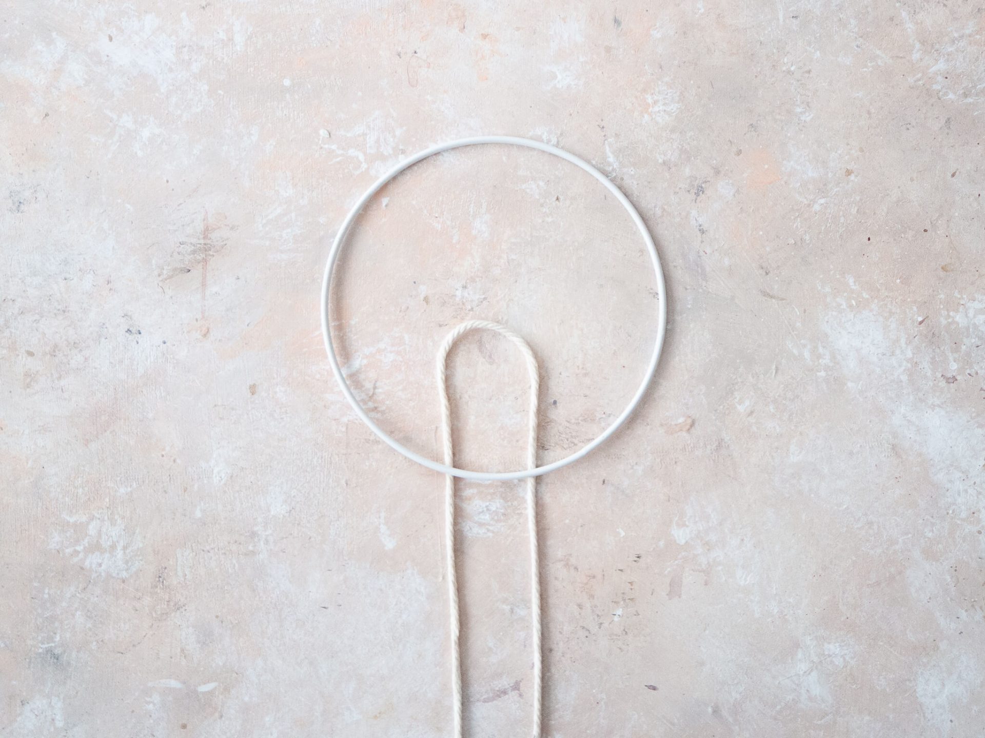 DIY Anleitung: Makramee Lampe mit LED Lichterkette knoten