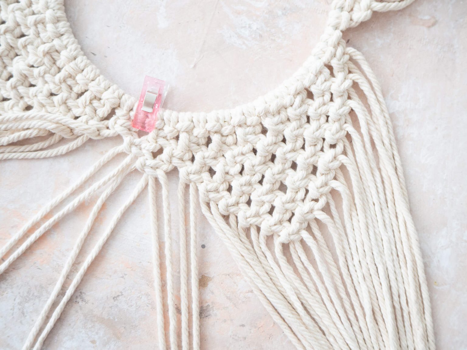 DIY Anleitung: Makramee Lampe mit LED Lichterkette knoten