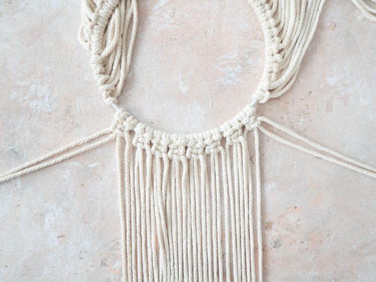 DIY Anleitung: Makramee Lampe mit LED Lichterkette knoten