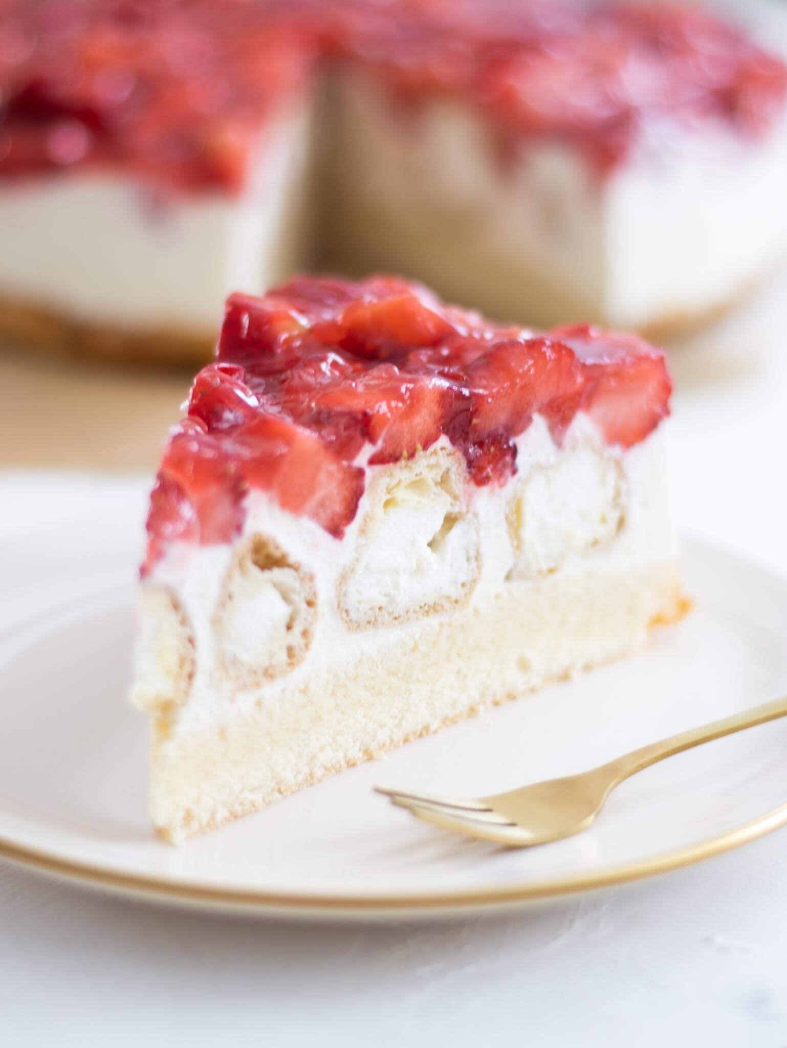 Windbeuteltorte mit Erdbeeren