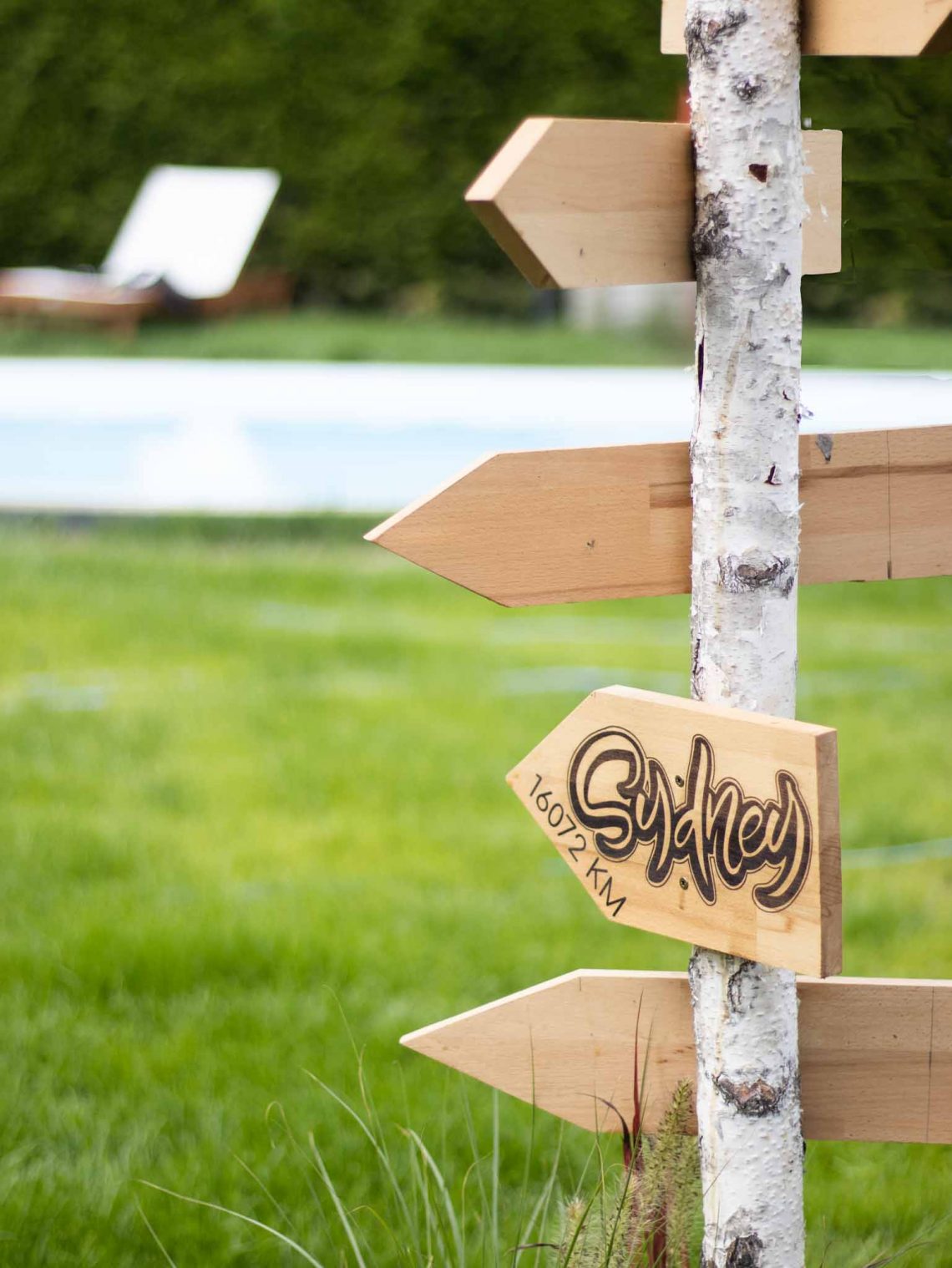 DIY Wegweiser aus Holz selber bauen